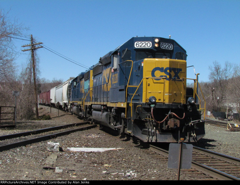 CSX Eastbound over the Diamond